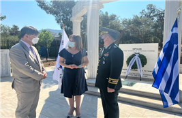 전)군정위 수석대표 그리스 참전기념비 참배 > 군사정전위원회(UNCMAC, UNC Military Armistice ...